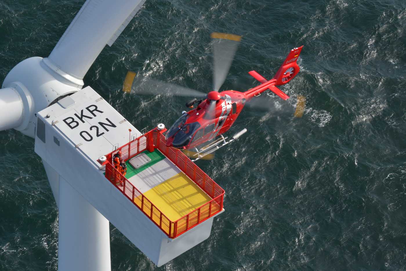 A day in the life of a helicopter pilot in the offshore wind turbine sector