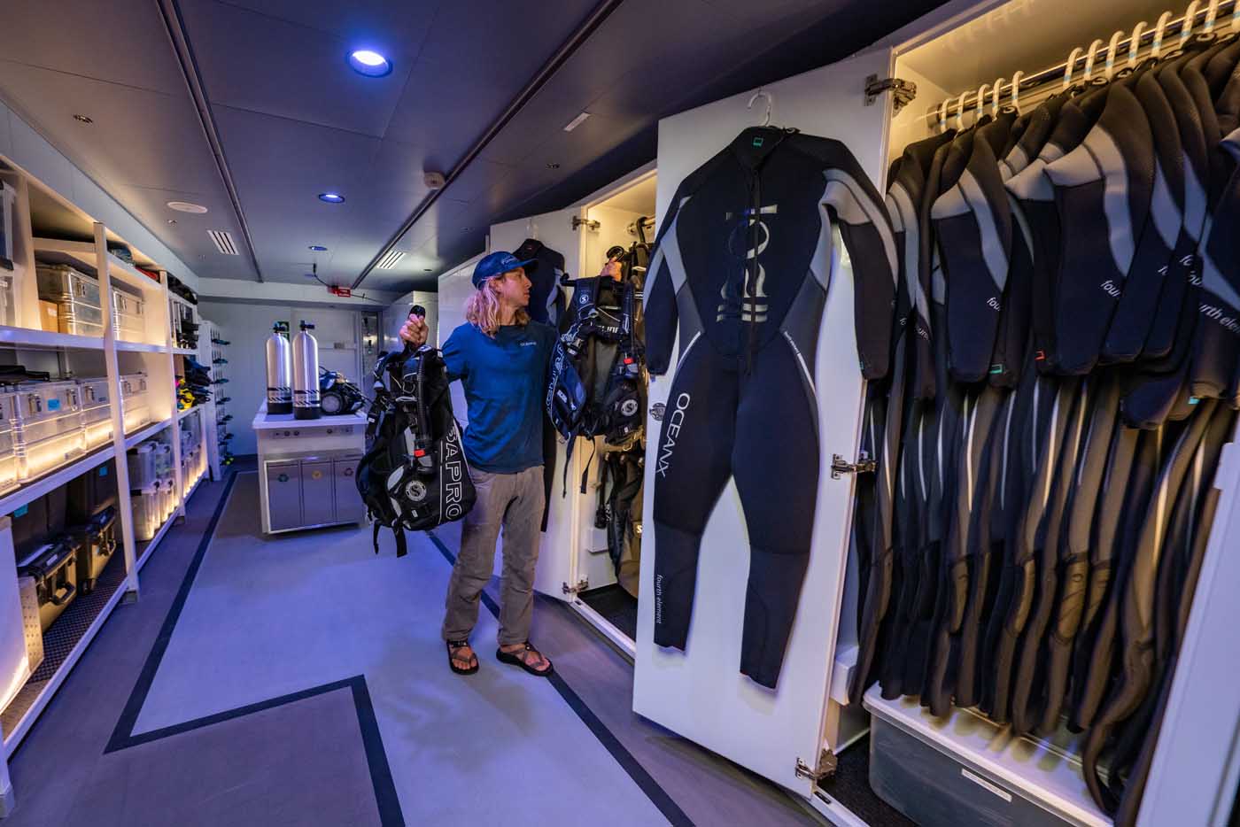 To the ends of the Earth with the OceanXplorer