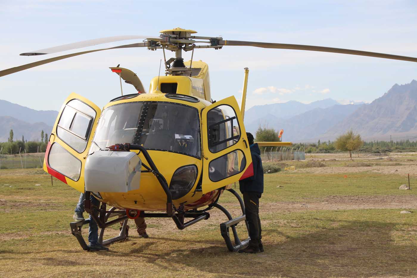 Mapping the Himalayan foothills by helicopter